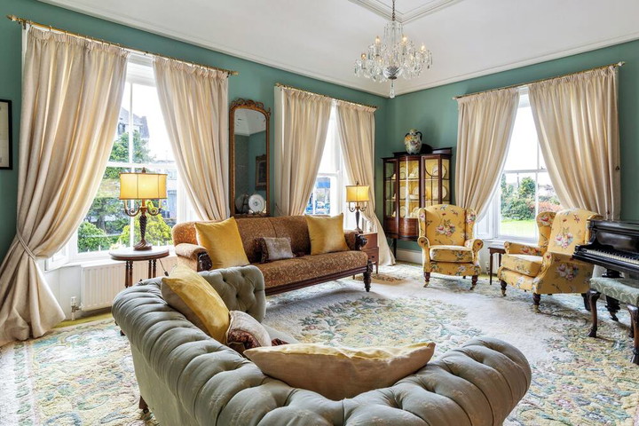 Historic Georgian Home · Galway City, Sleeps 10. Walk-everywhere Location. - Galway