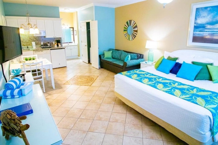 Myrtle Beach | Couples Beach Retreat | Pool + Hot Tub - Garden City, SC