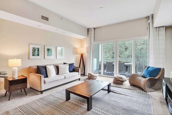 Villa Vista By Viac - 2 Story W/ 3bdrms & Golf View - Doral, FL
