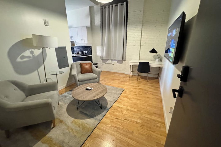 Trumbull St Fully Furnished Private Loft Style Apartment A/c Wi-fi Elevator - Hartford, CT