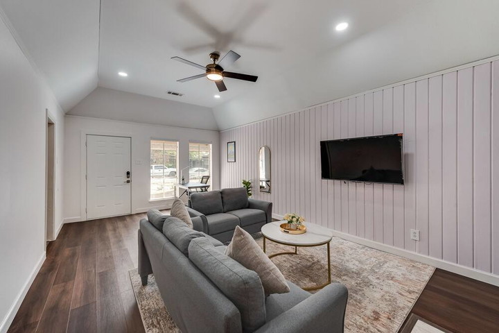 3 Bdr  New Renovated Home  Smart Tech  Boutique-style  Quiet Luxury Retreat - 理查森