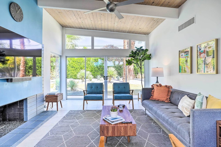 Pool & Mountain Views: Palm Springs Home! - Palm Springs, CA