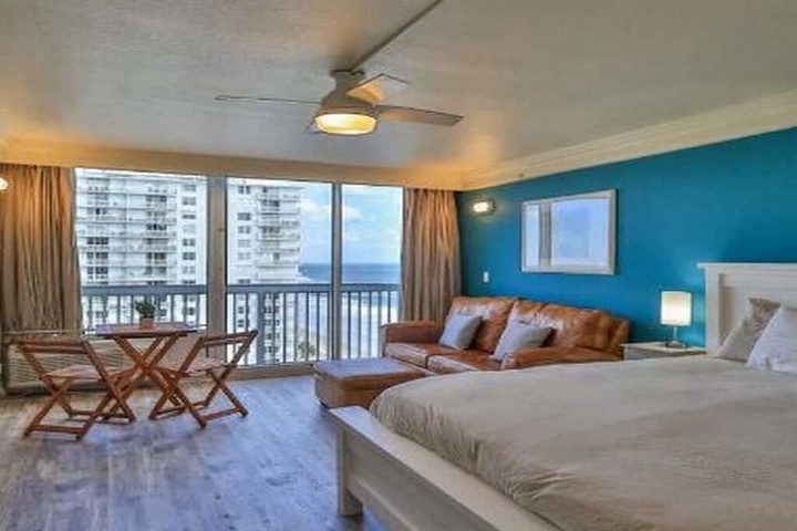 Enjoy Sunrise And Sunset! Best Of Both Worlds! Beachfront Beauty You'll Love!!!! - Daytona Beach, FL