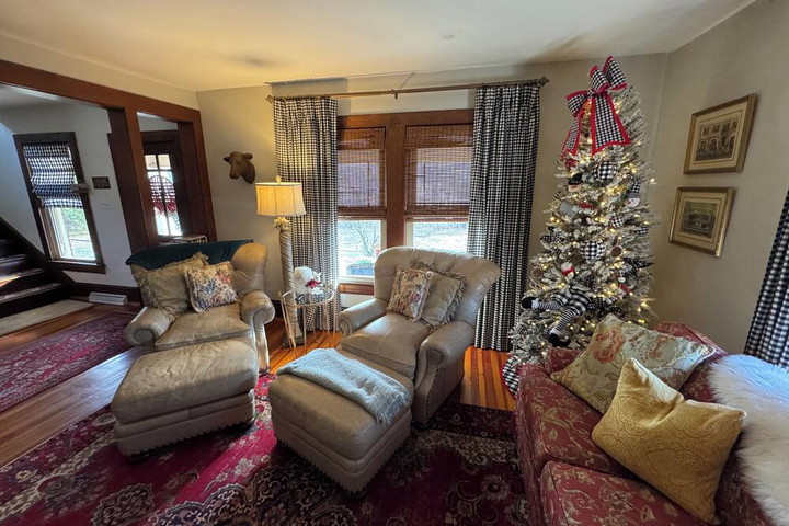 Hot Tub-king Beds-farm Stay- Firepit-pet Friendly- Mountain Views-sleeps 11 - Bedford, VA