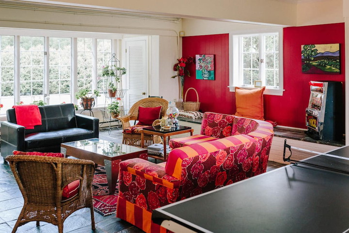 Spacious Home, Private Pool, Tennis Court, Lake, Minutes From Town And Shopping - Staunton, VA