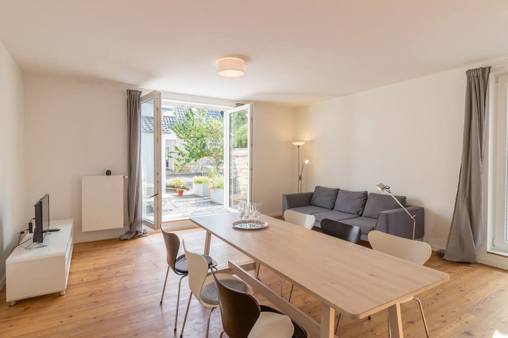 "Brunnenhaus": Stylish Vacation Home With Mediterranean Courtyard And Huge Garden - Wiesbaden