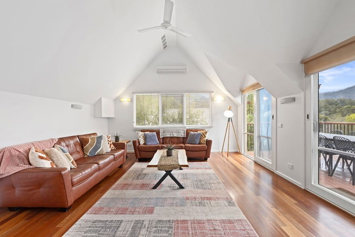 Jarrah Lodge - Sleeps 10 - Merrijig - Mount Buller