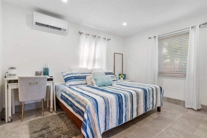 Private Centrally Located Fort Lauderdale Cottage - Fort Lauderdale