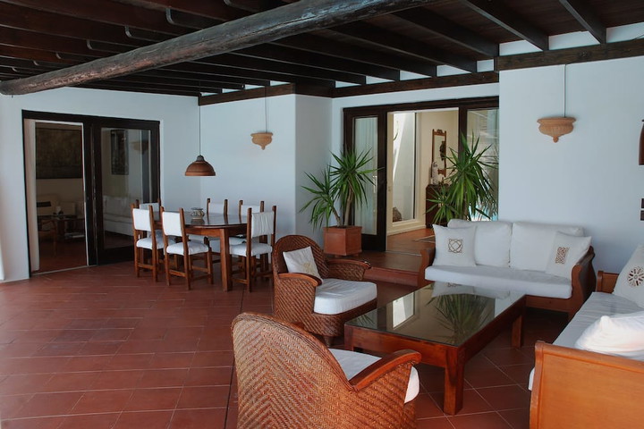 Los Helechos, Charming Villa, Pool With Hydromassage And A Large Covered Terrace - Costa Teguise