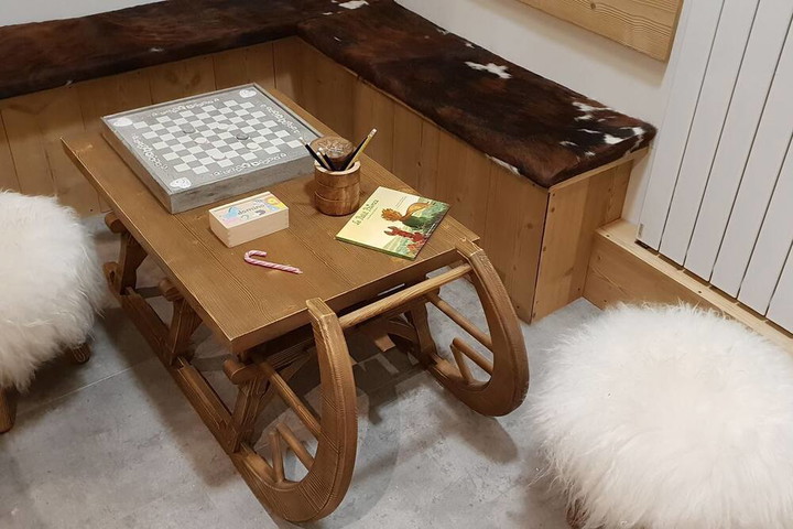 Appartement Confortable Dans Un Décor Contrasté Entre Modernité Et Traditions. - Abondance
