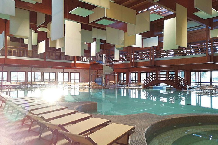 Ferienwohnung Mit Pool Und Liegestühlen - Bibione