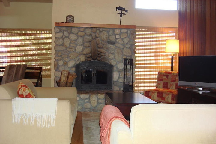 4 Minute Walk To Canyon Lodge From Luxury Remodeled Ski Condo At Chamonix #83 - Mammoth Mountain, CA