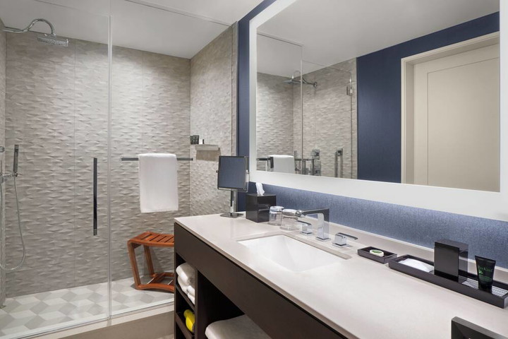 Elegant Brickell Suite | Bay Views, Pool, Gym & Steps From Downtown Hotspots - Miami, FL