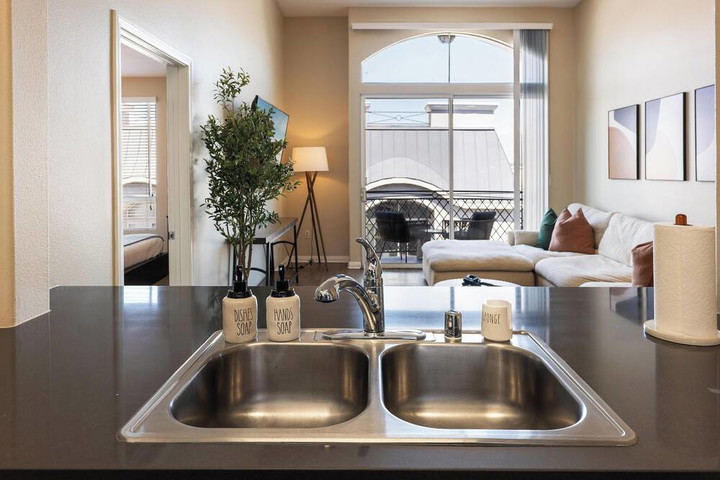 Zircon Zen - Quiet Retreat 2br Pool, Jacuzzi Marina - Manhattan Beach, CA