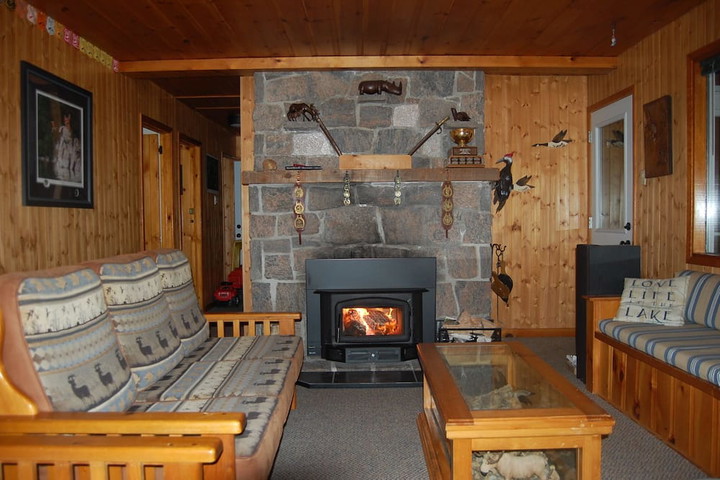 Relax, You've Discovered Your Own Secluded Waterfront Haven Here At Idlehour. - Huntsville