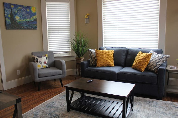 131 Cedar 3 · Charming 2br Luxury Apartment In Downtown Kalamazoo - Portage, MI