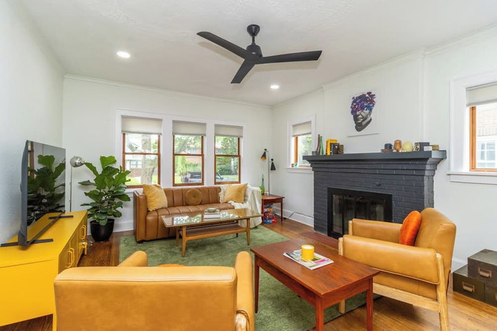 Cumberland Cottage In Historic Edgewater &nbsp;3 Blocks From Rockford Country Club - Rockford, IL