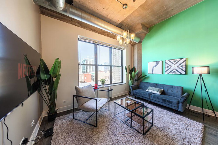 Modern 2br Suite W/ Skyline View Near Mccormick Place & Grant Park - Chicago, IL