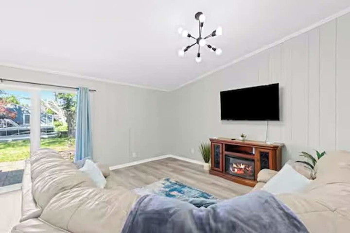Cass Lake Canal Front 3-bedroom Cottage For Your Relaxing Getaway/work Retreat - Punjab