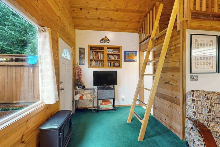 Christina Cabin | Tucked A-frame | Hot Tub - Anchorage