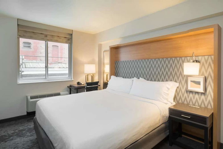 Walk To One World Trade + Fitness Room & Wi-fi - New York