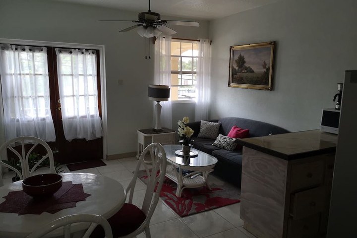Apt 5 Balcón Rock - Apartamento Con Aire Acondicionado 6 Minutos A Pie De La Playa - Bridgetown