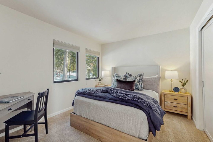 Pristine Modern Condo With Lake Views, Fireplace, Access To Private Beach - Tahoe City, CA