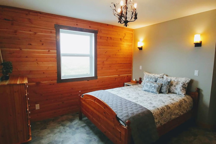 30 Mins To Waterton Gate! Relax & Enjoy The View Of Chief Mountain & Sunsets - Cardston