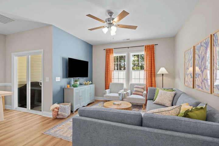 Modern Retreat Minutes To Emerald Isle Beach Villa - Swansboro, NC