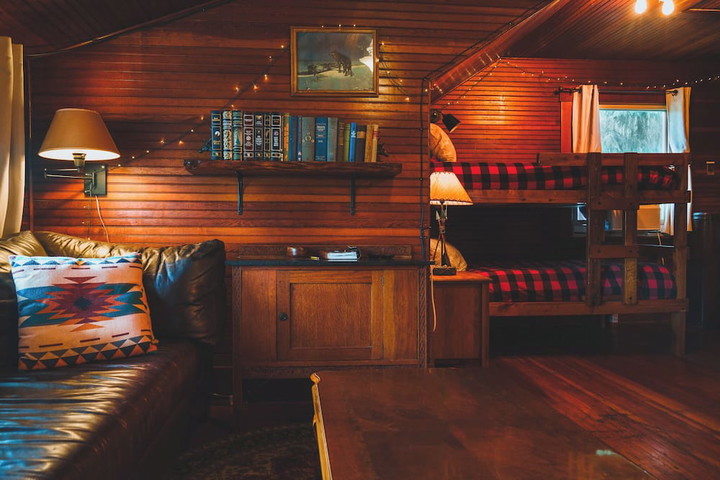 Summit Suite At Ashford Lodge - Hot Tub And Projector, Near Mt. Rainier! - Ashford, WA