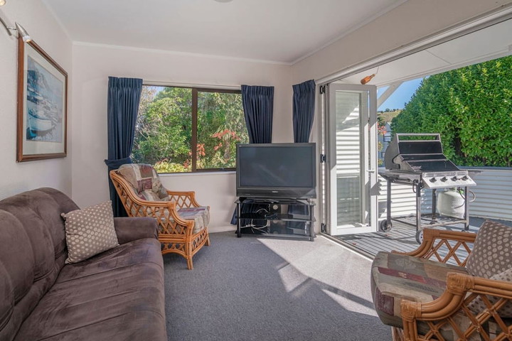 Seashells Bach - Whangamatā Holiday Home - Whangamatā