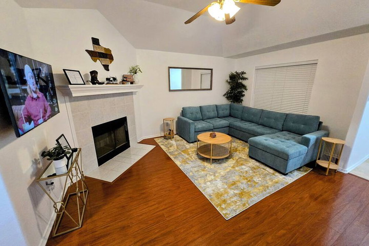 Arlington Social - Stadium Getaway Home W/hot Tub 5-minute Walk To At&t Stadium - Fort Worth, TX