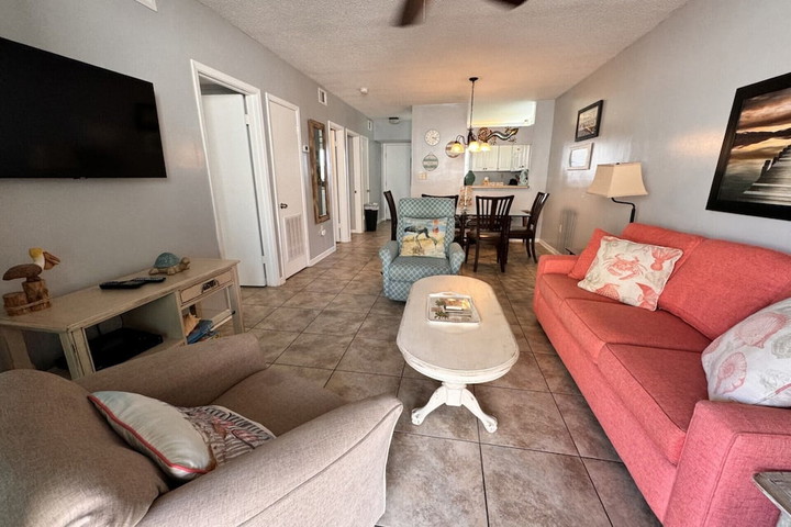 Paradise Awaits! Spend Your Vacation At Gulf Village! The Perfect Beach Getaway ~ - Gulf Shores, AL