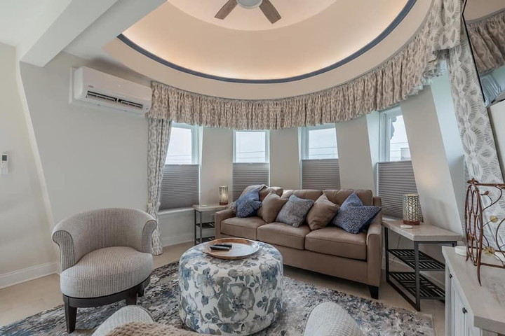 Jackson St. Penthouse Condo. Middle Of Downtown. - Cape May, NJ
