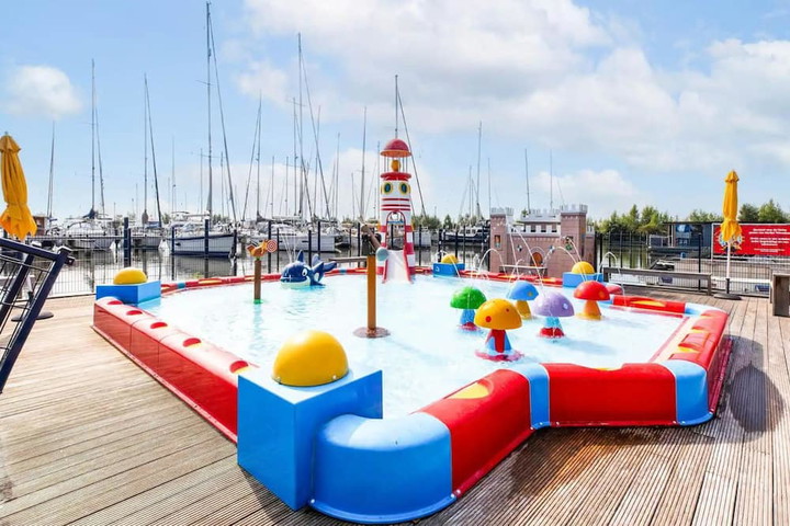 Houseboat In The Marina Of Volendam. - Purmerend