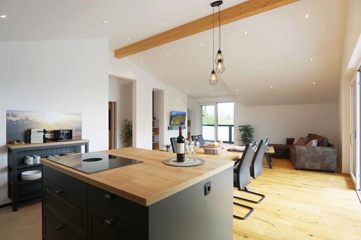 Penthouse Suite With Romantic Whirlpool In Privacy. Ideal For Couples - Rosenheim