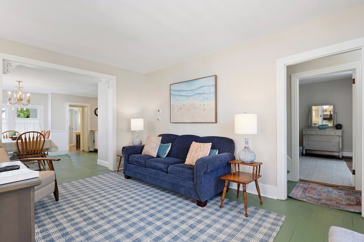 1880's Historic Beach House... Easy Walk To The Beach,  Shopping & Restaurants - Lewes