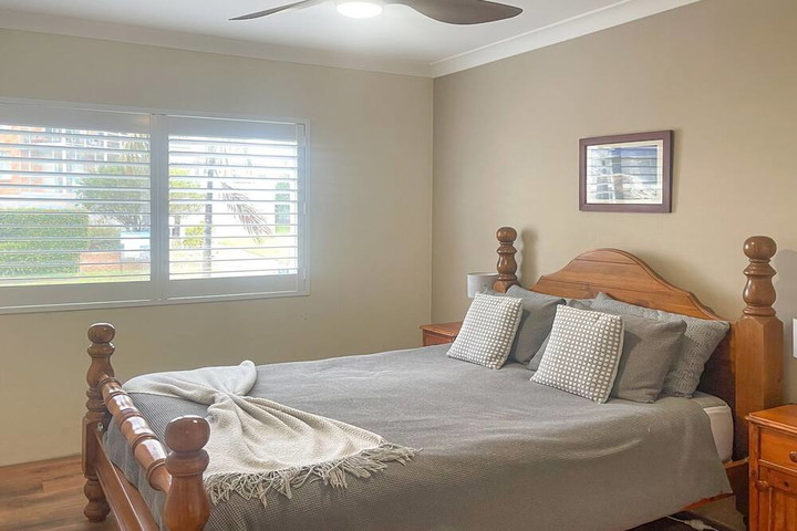 Paradiso, 3,4 Laman Street - Comfortable Unit With Water Views, Aircon, Solar Heated Pool And In The Heart Of Town - Port Stephens