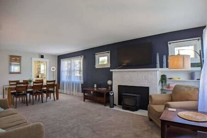 Charming, Convenient Home Near Downtown - Wenatchee, WA