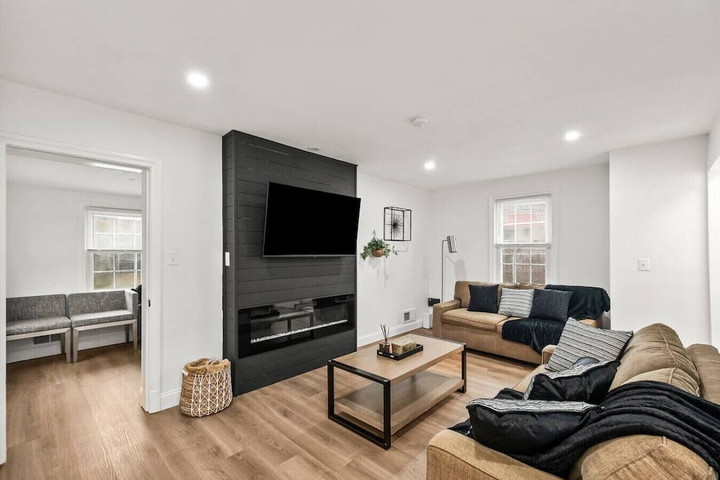 1 Min To Dc Sleeps 15 W/ Wifi + Private Yard + Free Parking - Hyattsville, MD