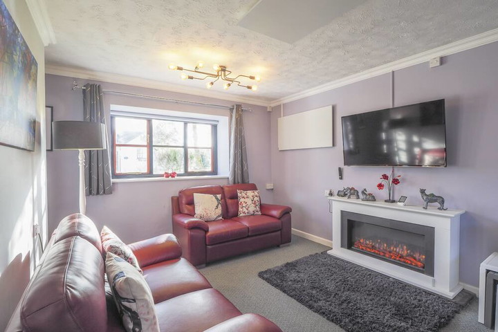 Cosy, Coastal Cottage, Seasonal Heated Outdoor Pool, Footgolf, Games Field, Playframe, Scalextric. - Pembrokeshire