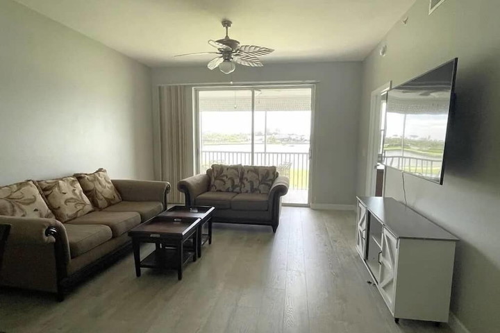 Amazing Sunsets-golf Country Club-pickleball-pools-restaurant-bar And More - Fort Myers, FL