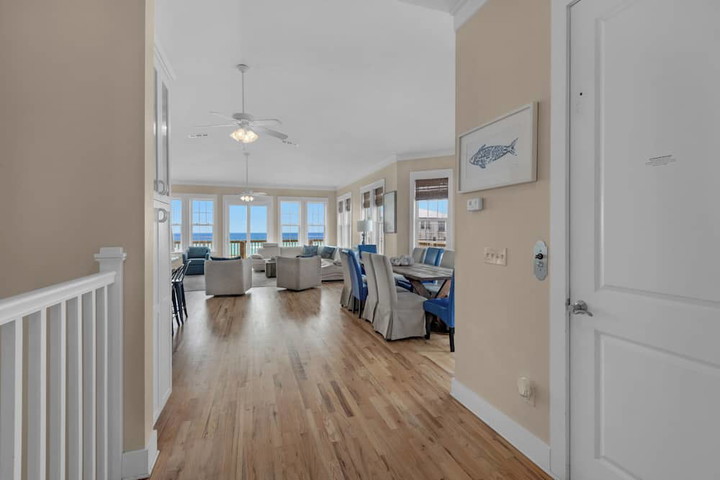 Cloud Nine |  Pet Friendly + Private Elevator + Near Beach And Pool Access - Navarre, FL