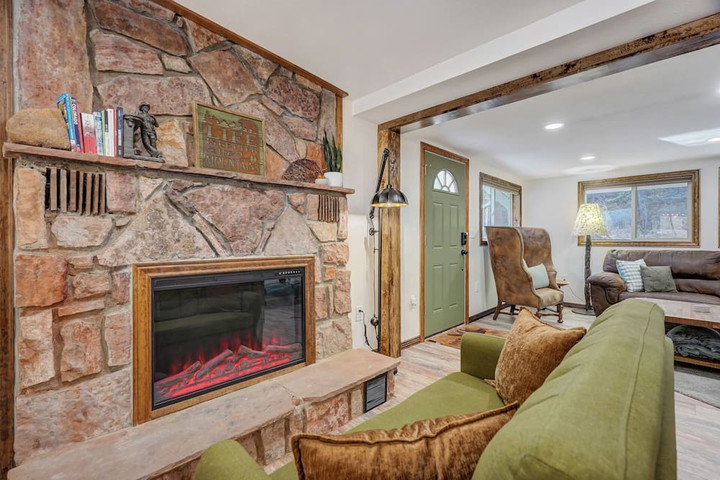 Creekside Pack Cabin With 360° Mountain Views - Woodland Park, CO