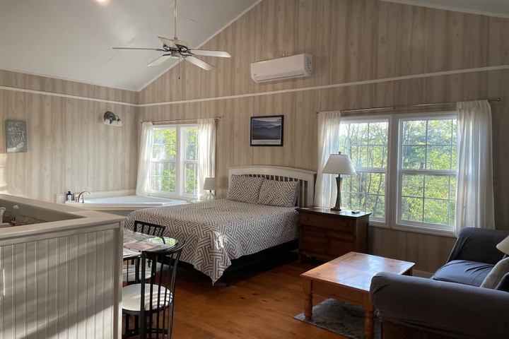 Smoky Mountain Retreat - Maryville, TN