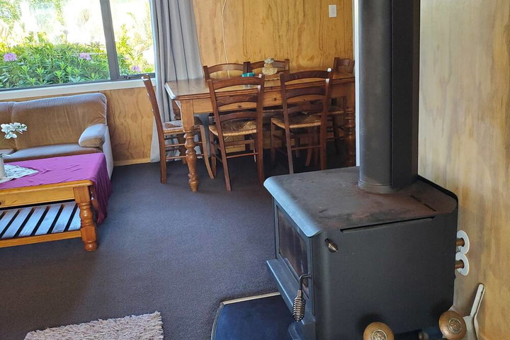 Tongariro Views Cottage. Village Centre, Rural Outlook! - National Park