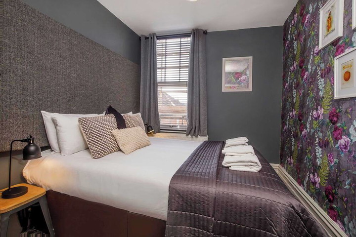 Deluxe Two Bedroom Apartment For 5 People In York - York