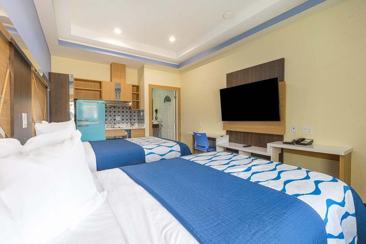 2 Queen Beds With Kitchenette Non-smoking - Houston, TX