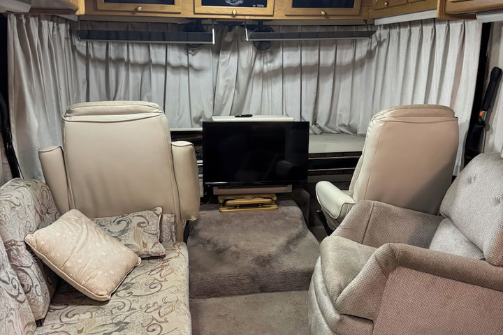Charming 1-bedroom Recreational Vehicle With Ac In Fairfield - California