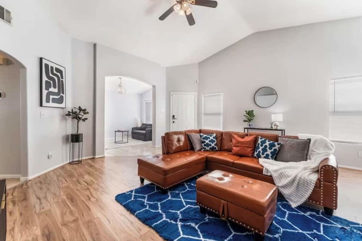 Cozy 3 Bedrooms, Sleeps 8 People.4605 Possum Berry Ln. North Las Vegas Nvd.89081 - North Las Vegas, NV